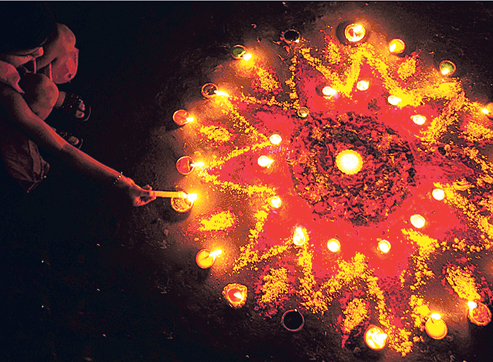 Mehendi, glitter and dance this Diwali at D3 - The Indian Sun
