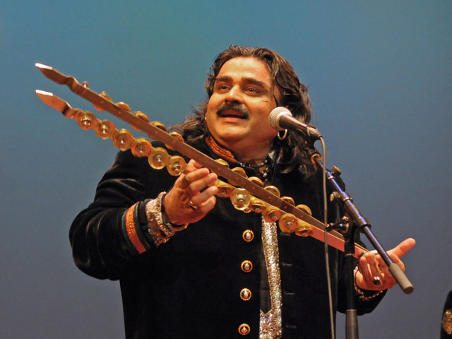 Folk artists bridge India, Pak divide: Arif Lohar