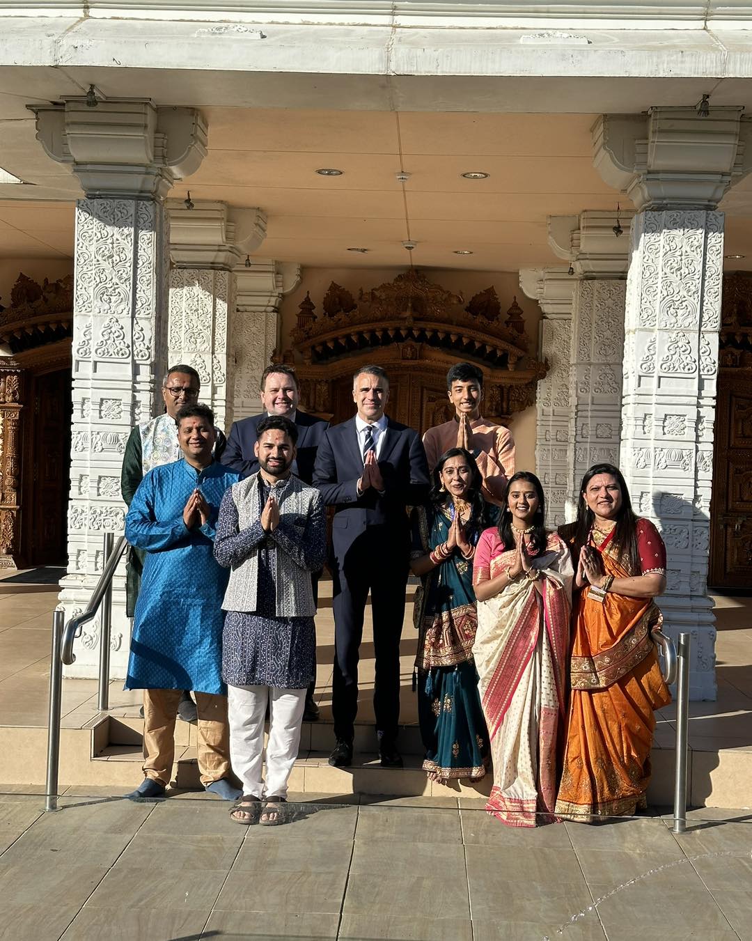 Adelaide embraces Diwali’s spirit at BAPS celebrations - The Indian Sun